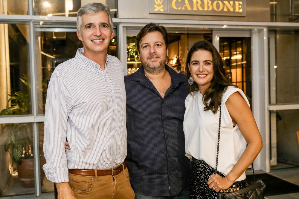 Rodrigo, Ciro e Vitor Moreira inauguram o Carbone Steakhouse, no BS Design - Portal IN - Pompeu ...