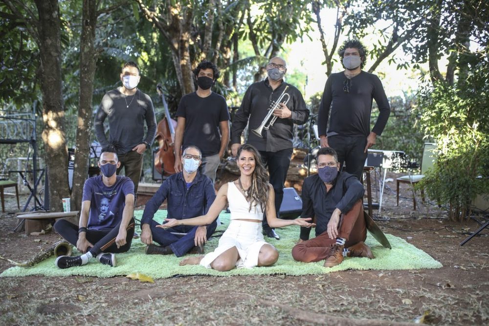 Izabella Rocha, ex-Natiruts, lança releitura musical em ...