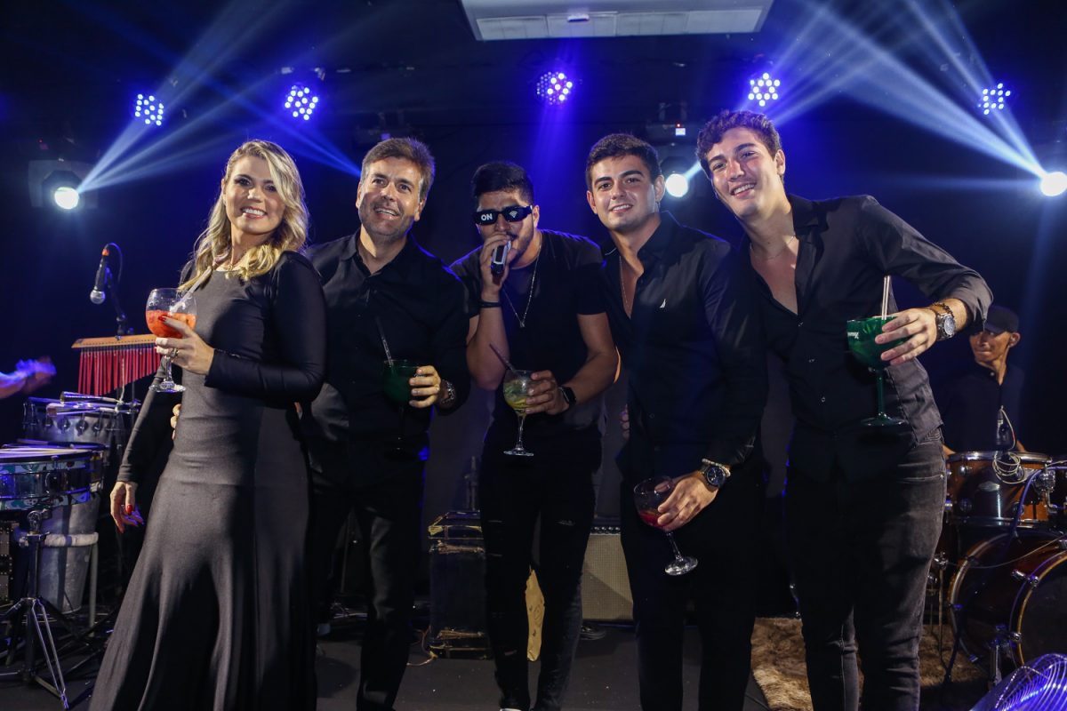 Os highlights da night party de Alexandre Filho e Henrique Almeida ...