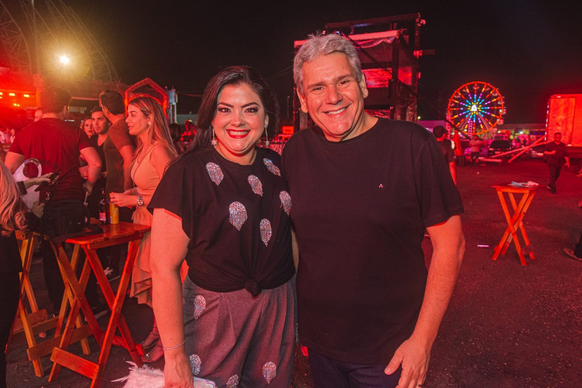 Famosos e influenciadores marcam presença no spoiler night do Aviões ...