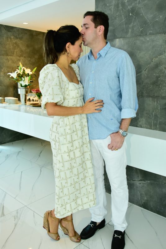 Nadia e Eduardo Bismarck comemoraram a primeira comunhão de Pedro ...