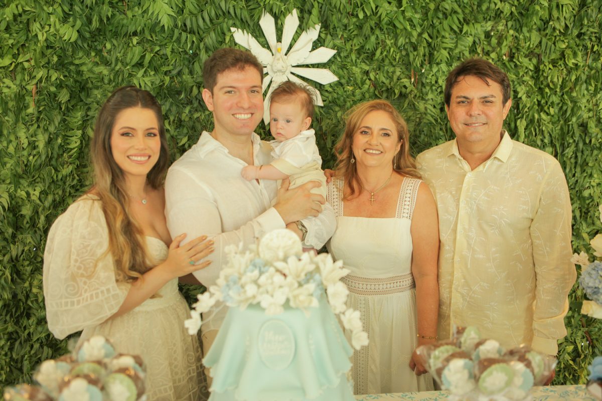 Beatriz Porto e Márcio Parahyba Júnior realizam o batismo do filho ...