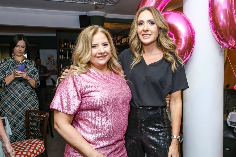 Beth Pinto ganha animada festa surpresa para celebrar sua estreia nas ...