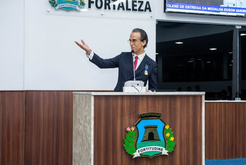 Igor Macedo de Lucena é agraciado com a Medalha Edson Queiroz - Portal ...