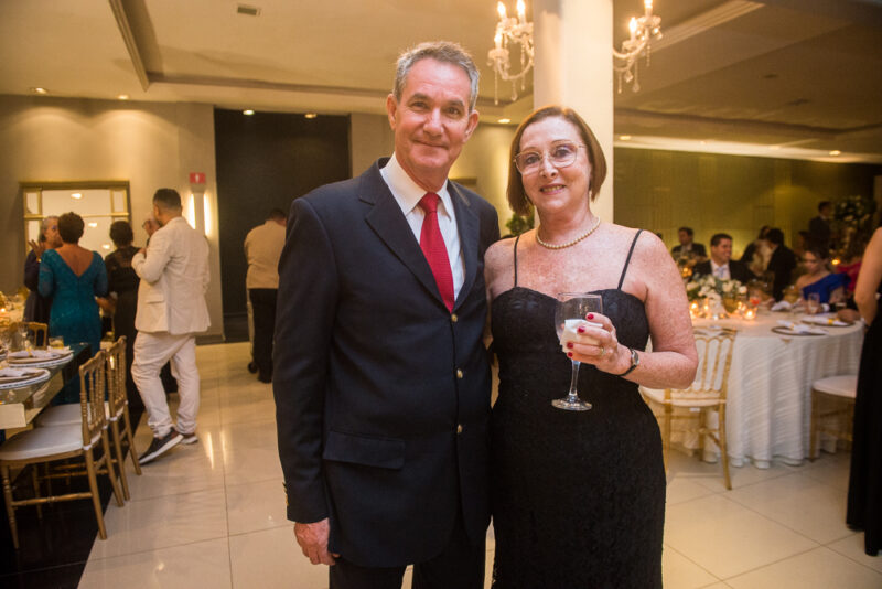 Alegria e emoção dão a tônica do casamento de Lillyan Di Carlly e ...