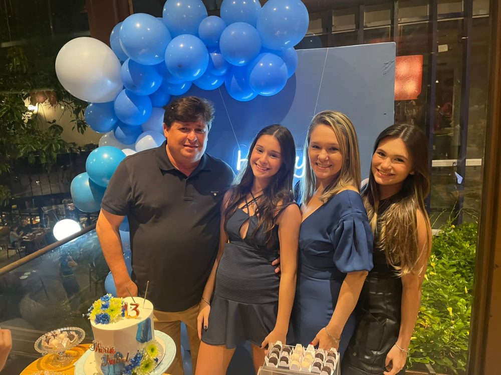 Érika Markan e George Lima celebram os 13 anos da filha Maria Isabel ...