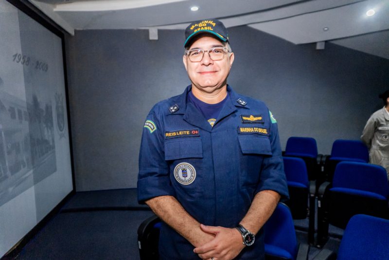 SOAMAR-CE apresenta o comandante do 3º DN, vice-almirante Alexander ...