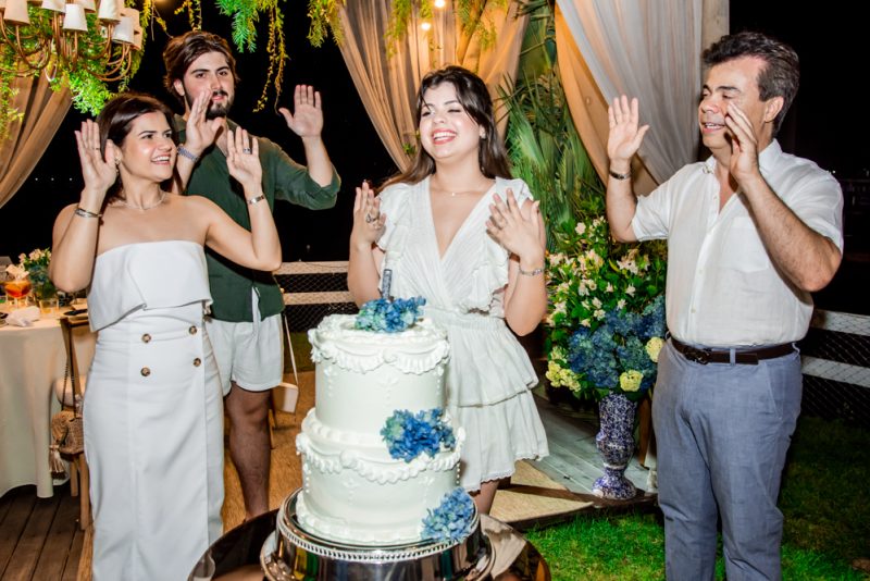 Sarah Brígido esbanja alegria e alto astral em sua festa de aniversário ...