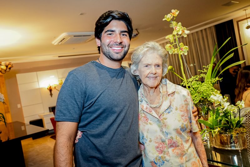 Deib Neto celebra B-day com convidados especiais sob o brilho do luar - Portal IN - Pompeu ...