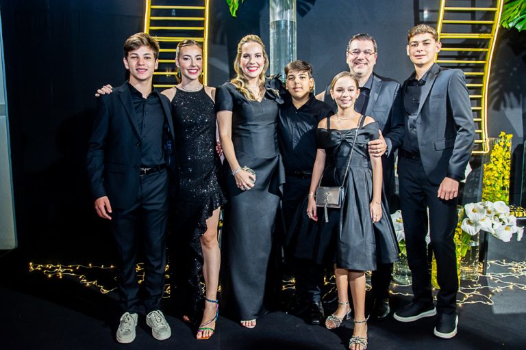 Tallis Joias celebra 30 anos de sucesso em luxuosa festa com ...