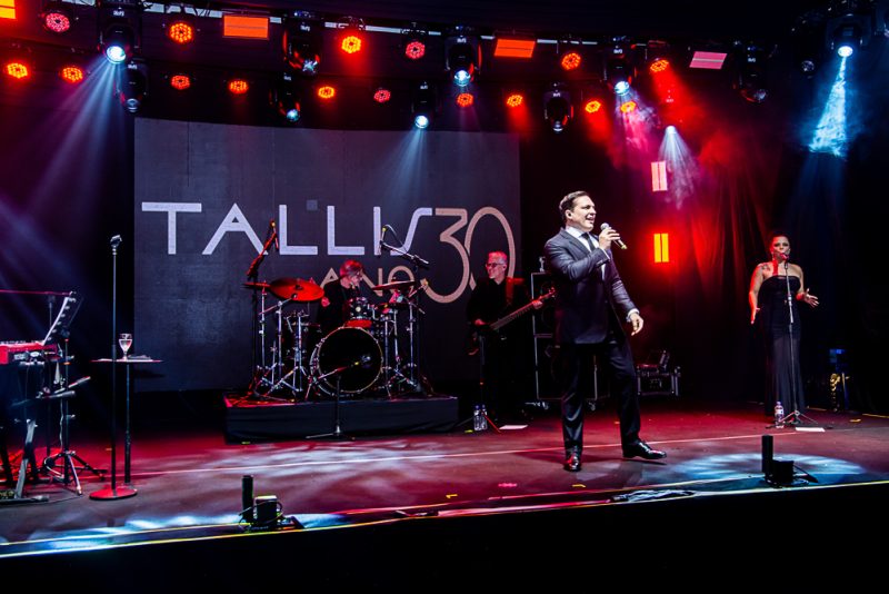 Tallis Joias celebra 30 anos de sucesso em luxuosa festa com ...