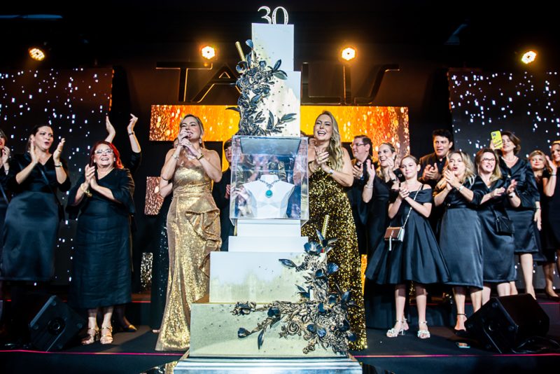 Tallis Joias celebra 30 anos de sucesso em luxuosa festa com ...