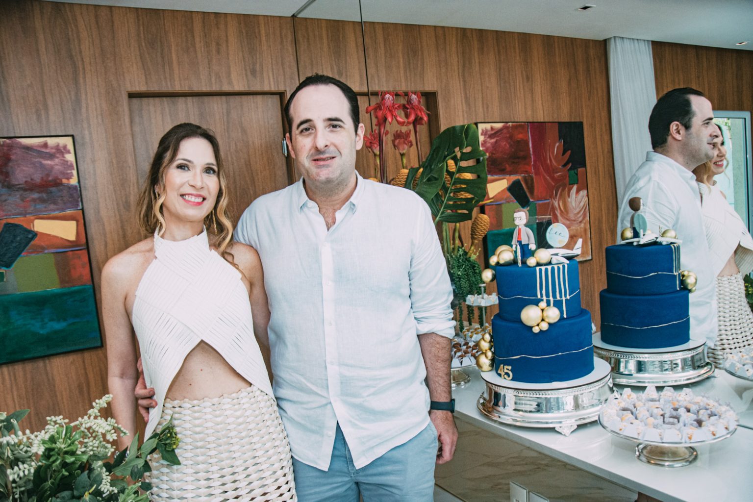 Leonardo Carneiro reúne amigos e familiares para celebrar chegada da ...