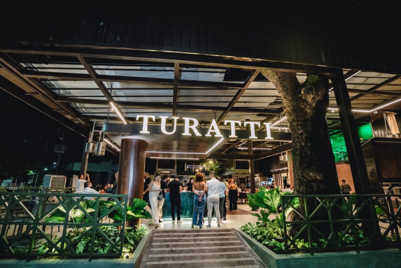Turatti inaugura novo espaço com restaurante, parrilla e cervejaria na ...