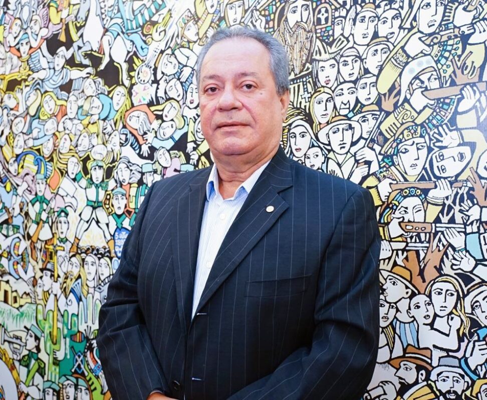 Ricardo Alban estampa a capa da Revista Insider, que traz temas de ...