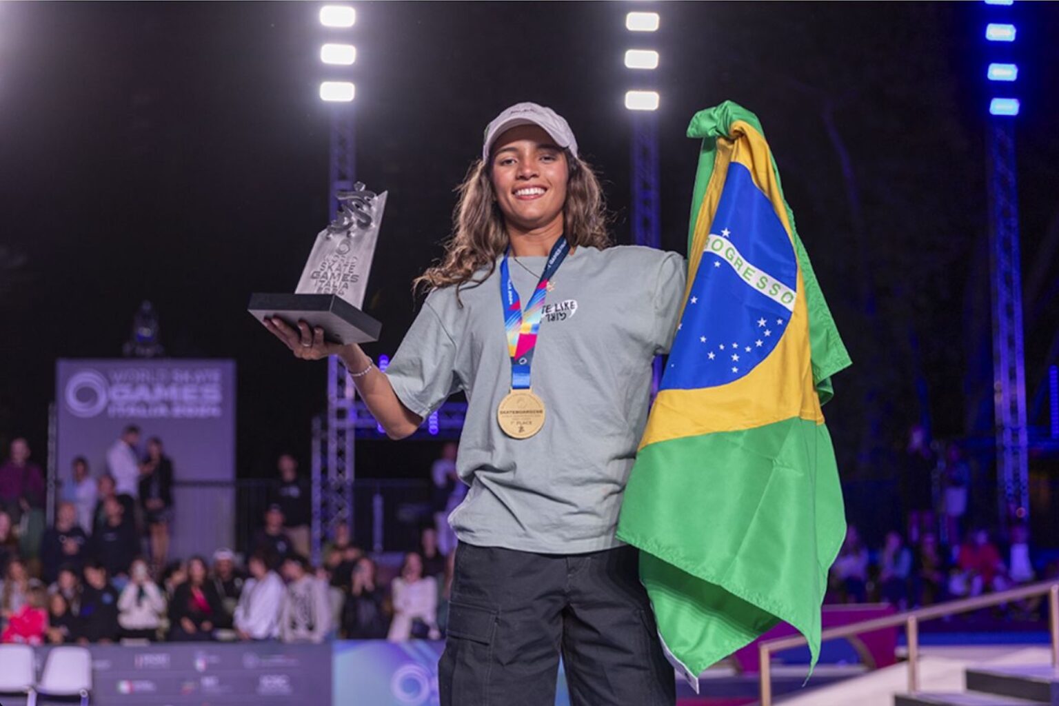 Rayssa Leal dá o troco em japonesas e conquista o título mundial de skate street em Roma ...