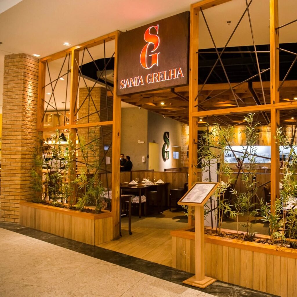 Ciro Moreira exalta os 25 anos de história do restaurante Santa Grelha ...