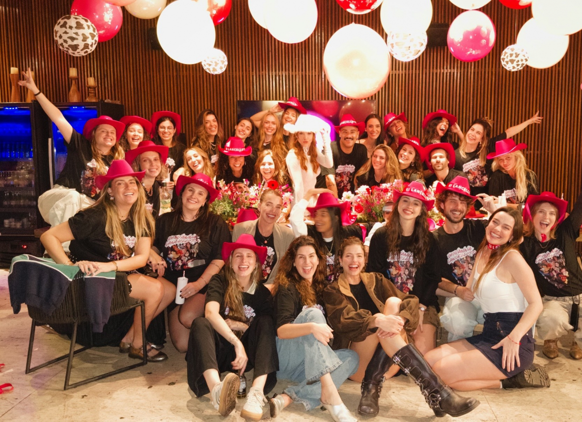 Giovanna Lancellotti faz despedida de solteira com festa pink e clima ...