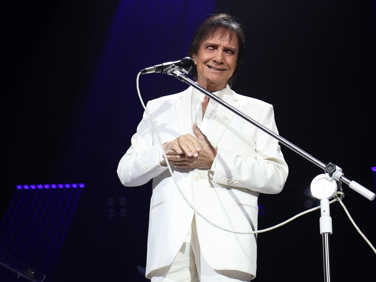 Roberto Carlos estreia tecnologia cênica inédita em show com presença ...