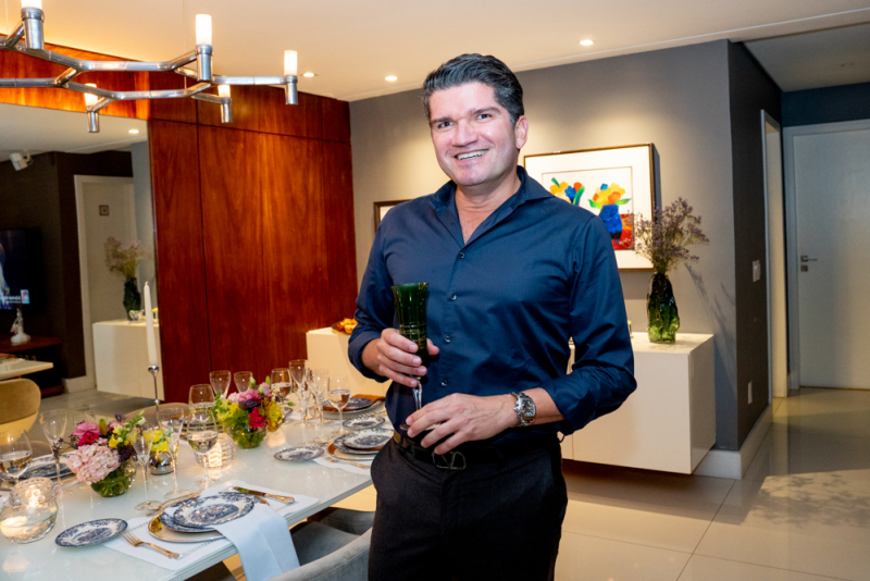 Cristiano e Danielle Peixoto promovem jantar intimista em torno de David Moura do Carmo - Portal ...