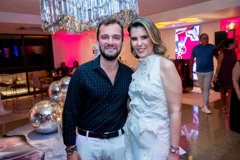 Bia Pontes comemora nova idade em noite de festa em seu endereço no ...