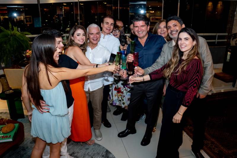 Cristiano e Danielle Peixoto promovem jantar intimista em torno de ...