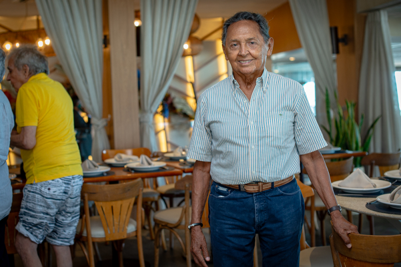 Fernando César Mesquita celebra 87 anos em almoço no Illa Mare - Portal ...