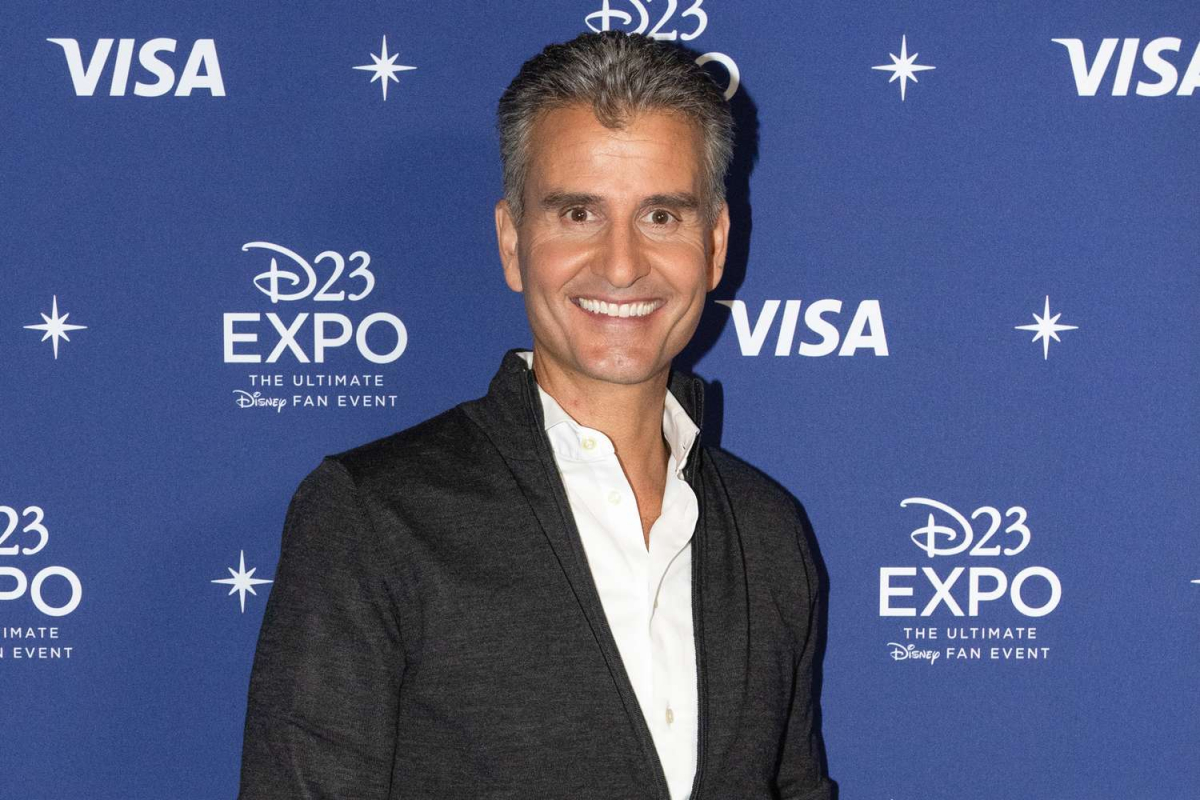 Josh D’Amaro assume a presidência da Disney após saída de Bob Iger ...