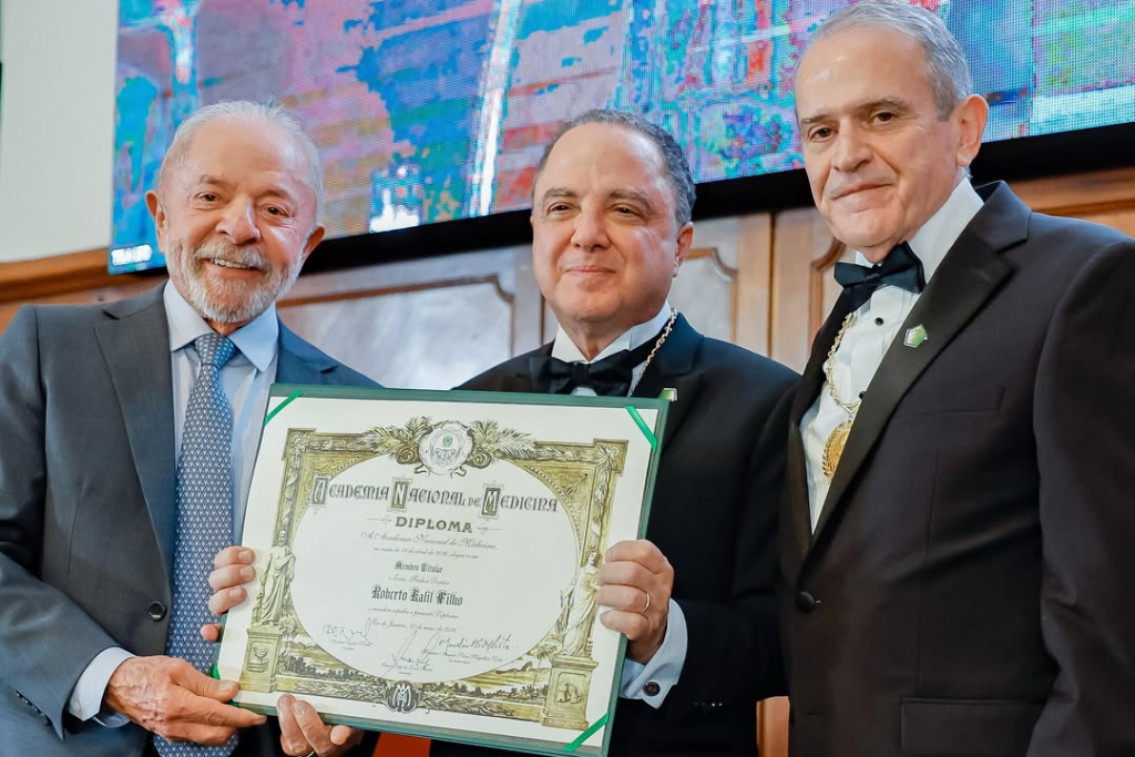 Roberto Kalil toma posse na Academia Nacional de Medicina e defende SUS ...